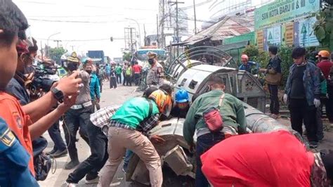 Kronologi Kecelakaan Maut Di Bekasi Yang Tewaskan 10 Orang Berawal