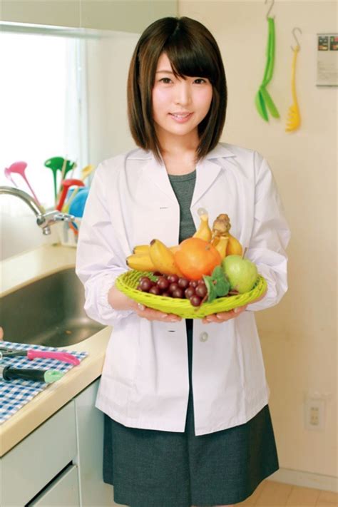 「とってもかわいい栄養士のみなさん！裸エプロン一枚で、童貞君の筆おろししてもらえませんか？手料理をあーん、濃厚ベロチュー、ぷるるんおっぱい授乳