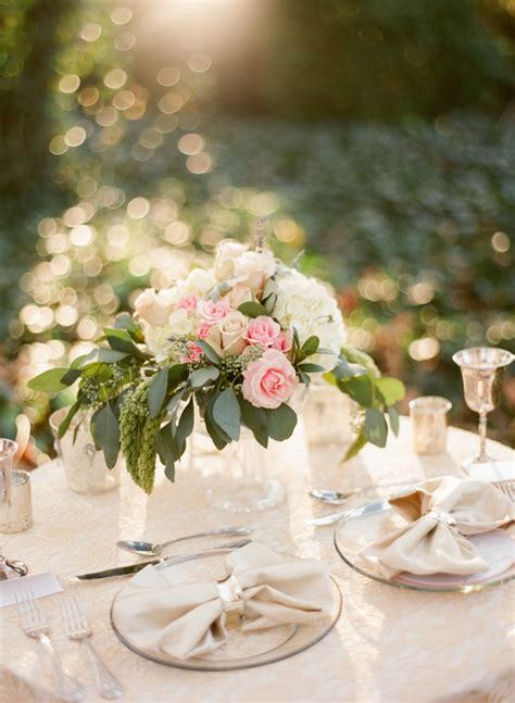 16 floral table decorations for perfect summer wedding