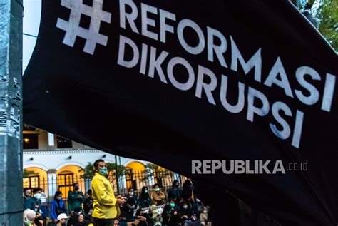 Omnibus Law Uu Ciptaker Dan Tujuan Kesejahteraan Masyarakat Republika
