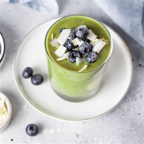 Easy To Make Delicious Hormone Balancing Green Smoothie