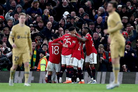 M United Barcelona Manchester United Come From Behind To Send
