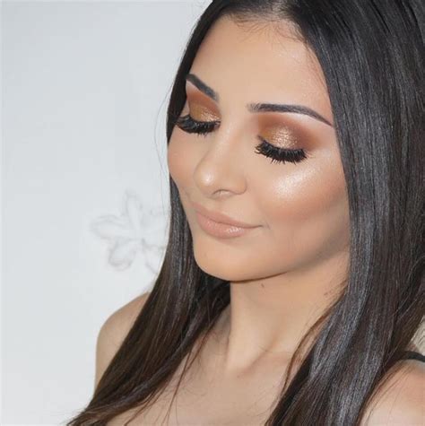 50 Mesmerizing Party Makeup Looks For The Holidays Fashionisers