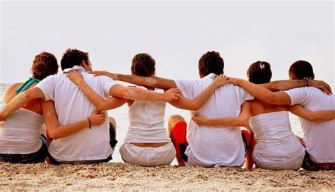 5 Ways To Make Your Bond With Friends Stronger