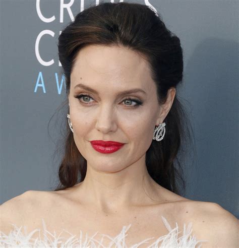 Angelina Jolie Winter Is Here And So Is Bells Palsy Telegraph India