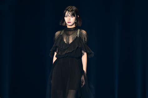 【tgc 2019】池田エライザ、オールブラックで圧巻のランウェイ 3枚目の写真・画像 Rbb Today