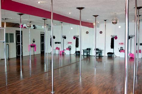Clases De Pole Dance 1 299 00 En Mercado Libre