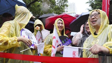 Taiwan Becomes 1st Place In Asia To Legalize Same Sex Marriage