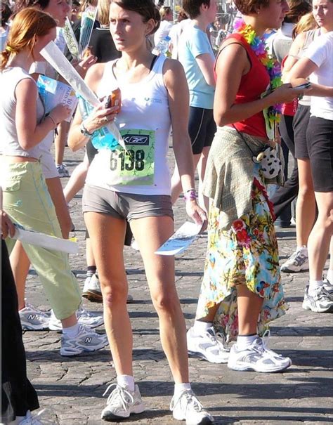 ВЕРБЛЮЖЬЯ ЛАПКА Апскирт Candid Upskirt Photos засветы девушек Фото