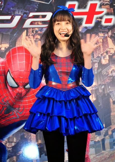 “天使すぎる”橋本環奈、スパイダーマン風ミニスカ衣裳で新宿駅前に登場！ 2枚目の写真・画像