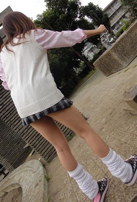 【ワカメスカート】制服パンチラ アダルト動画・画像のコンテンツマーケット Pcolle