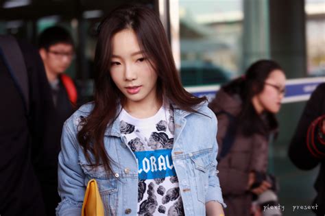 Wallpaper Model Asian Fashion Snsd Clothing Kim Taeyeon