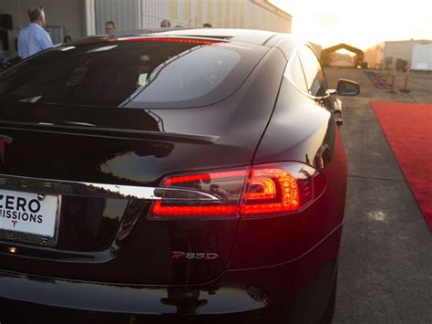 Tesla P85d Model S To Get Faster With Software Update