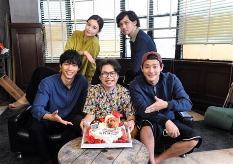 浜野謙太さんのインスタグラム写真 浜野謙太instagram 「すごいよこれ！食えるパソコンまで付いてるし。 現場のみんなには大変な思い