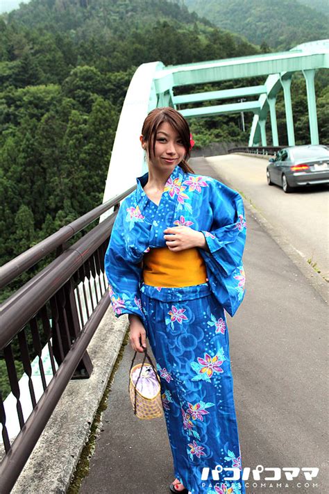 浴衣美熟女と野外火遊び