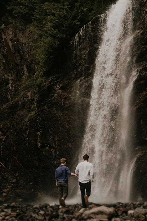 Pin On Seattle Hiking Engagement Photos