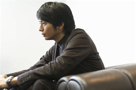 デビュー15年目 向井理が憧れる“昭和の名優”「セリフ一つで、いくらなんだろうって」 文春オンライン