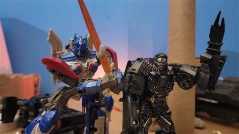 Optimus Prime Vs Lockdown Transformers Age Of Extinction Stop