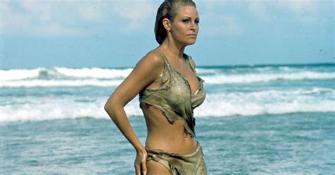 Raquel Welch Hot Sex Symbol Of Sixties America Timenews