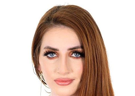 Aria Carson Biography Wiki Age Height Career Photos And More