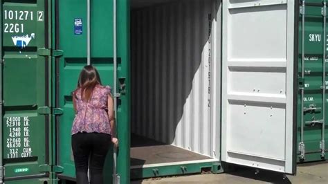 how to operate shipping container doors uk