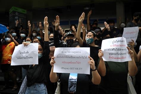 Thousands Of Thais Again Defy Protest Ban In Bangkok Licas News