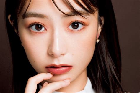 宇垣美里さんのmyベスコスを発表！ 自他ともに認める美容オタクが選んだアイテムは？（maquiaメイク）