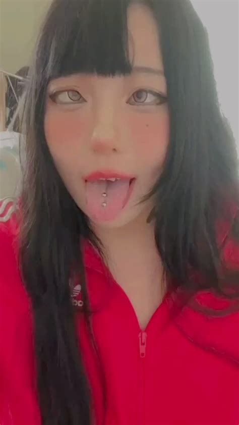 みんな大好きアヘ顔ちゃん♡ On Twitter その舌めがけてぶちまけてやろうか Ahegao Ahegaowaifu 아헤가오