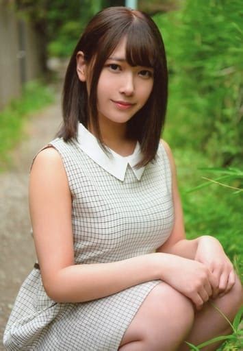 駿河屋 【アダルト】 南乃そら 膝上・しゃがみ・衣装白・チェック柄・右向き・両手膝・野外 Dvd「新人avデビュー 本物アイドル決意」特典生