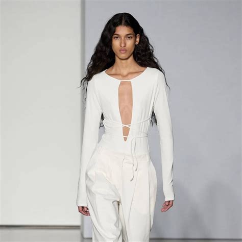 Pantalones Elegantes Para Regresar A La Oficina Según Las Tendencias