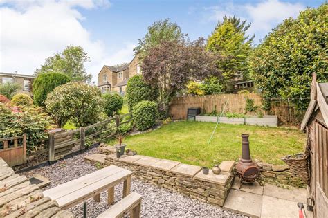 2 Bed Terraced House For Sale In Woodhead Road Holmbridge Holmfirth