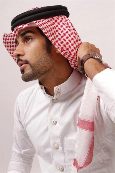 Pin By Yessi Huerta On Culture And People Sexy Bearded Men Arab Men