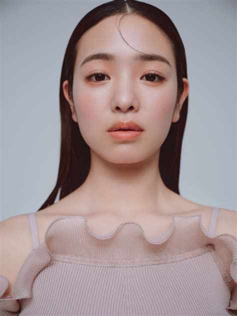 ＜snidel Beauty＞繊細な発色と光沢感で素肌になりすますチークと、ナチュラルに素肌がトーンアップ する高機能uvメイクアップ