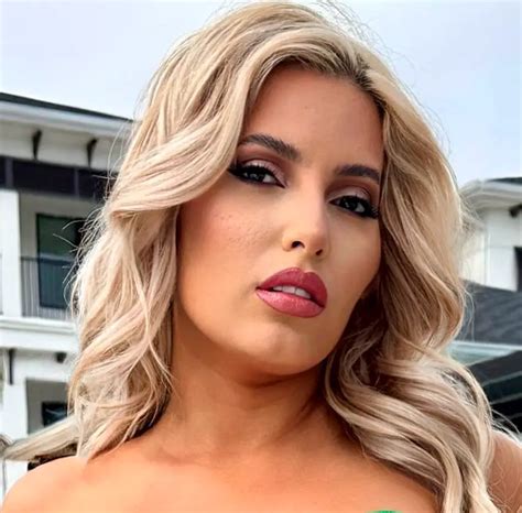 Yusi Dubbs Biography Age Height Figure Net Worth Newzoz