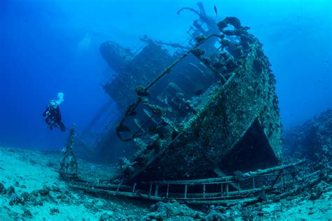 10 Best Underwater Adventures In The World You Have To Try
