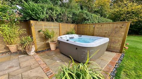 29 Outstanding Hot Tub Surround Ideas Thatll Enhance Your Property