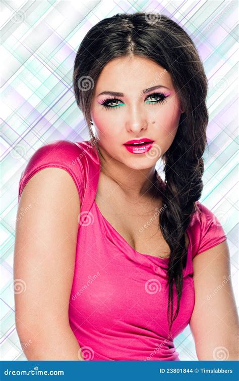 Verticale De Belle Jeune Femme Caucasienne Photo Stock Image Du