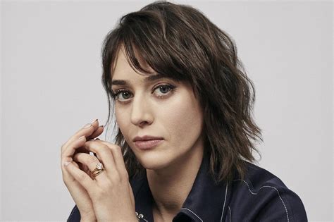 Lizzy Caplan ‘after Mean Girls I Didnt Work Again Until I Dyed My