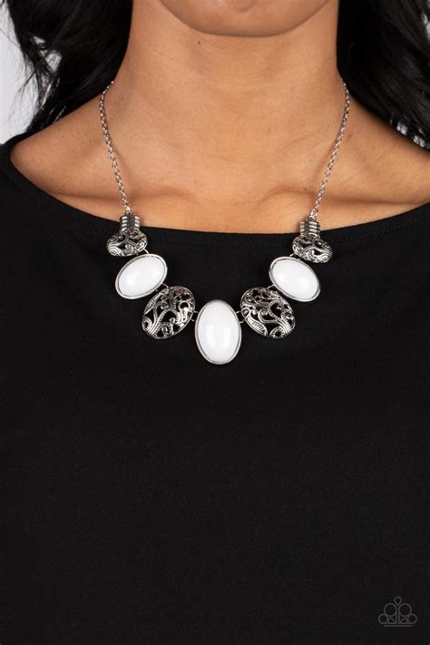 Patterned Paisley White Paparazzi Necklace Jewelryblingthing