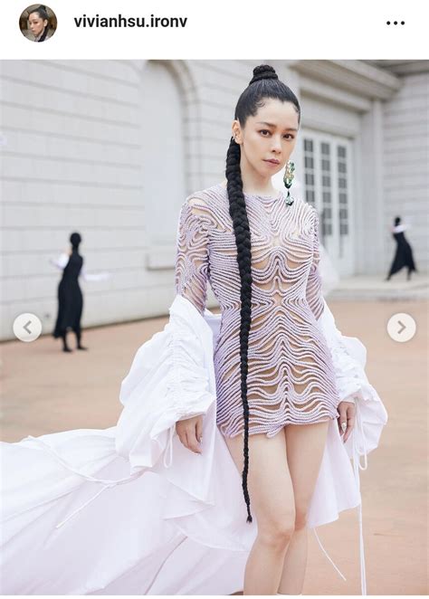 46歳のビビアン・スー、圧巻スタイルの最新ショットに絶賛の嵐「足長いしすごい美人」「ずっとキレイ」 スポーツ報知