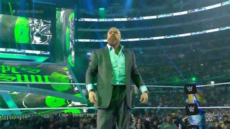 Paul Triple H Levesque Is Back With Wwe Resumes Executive Role Wwe