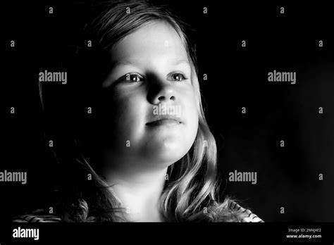 Niño Negro Mirando A La Cámara Imágenes De Stock En Blanco Y Negro Alamy