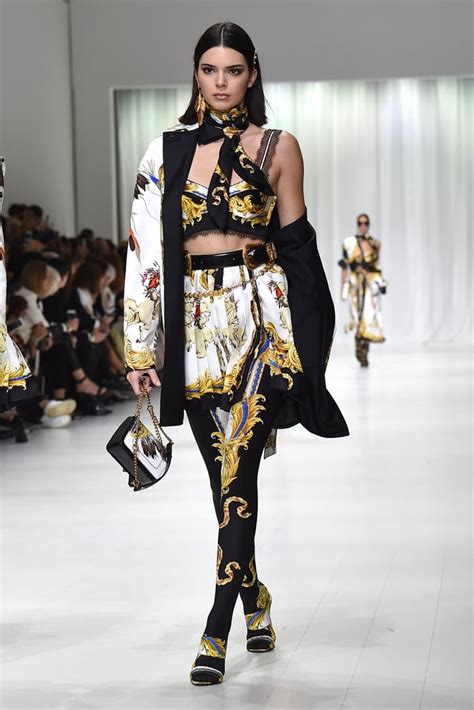 Kendall Walked The Versace Runway In A Bold Look Kendall Jenner At