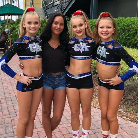 Cora Kendall Lauren Cheerleading Outfits Cute Cheerleaders Girls