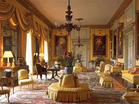 Cómo Son Y Cuánto Cuestan Los Millonarios Castillos De La Reina Isabel