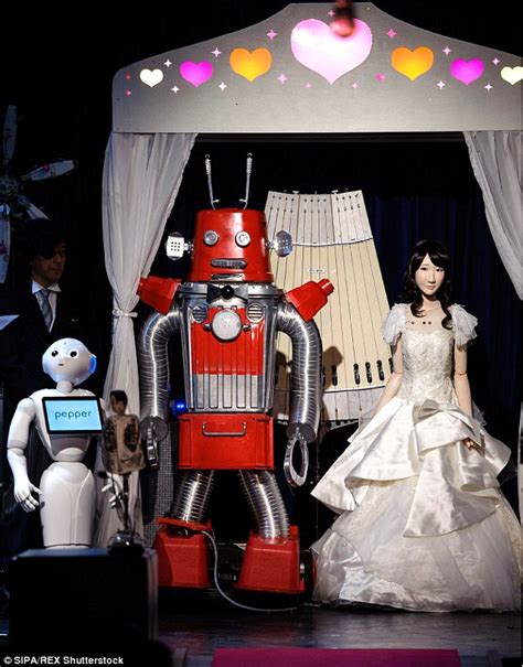 First Robot Wedding In Japan Takes Place And Even Ends With A Kiss