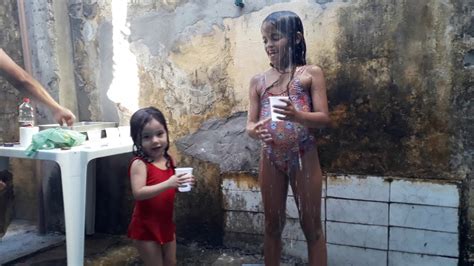 Banho No Chuveiro Com A Prima Júlia Youtube