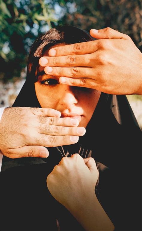 اليوم العالمي للمرأة شابة بحرينية تستخدم التصوير الفوتوغرافي للحديث عن