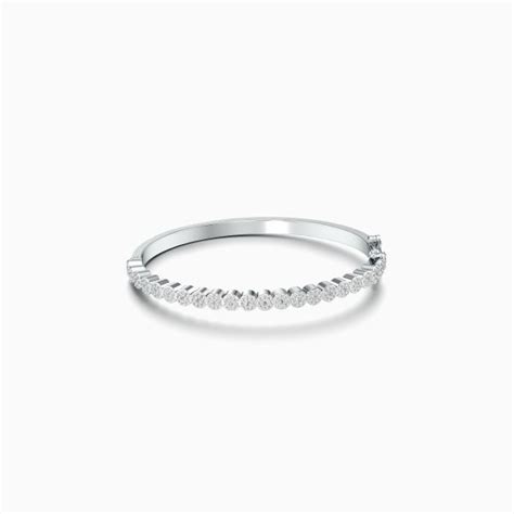 Tennis Bracelet Size Guide How To Pick The Right Carats Netcarat