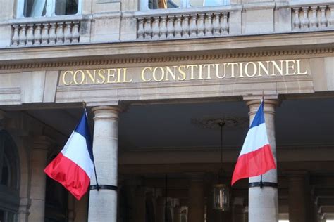 Censure Partielle De La Loi « Immigration Par Le Conseil